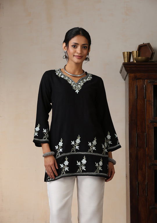 Chikankari Kurti Online - Hand Embroidered Chikankari Kurtas for Women ...